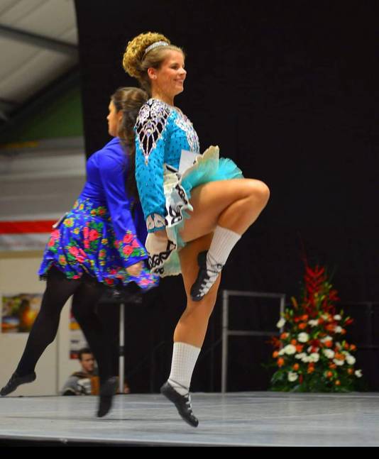 Ineke uit Hoedekenskerke is kampioen Ierse dans (en dat werd ze op kapotte schoenen) | Zeeuws ...