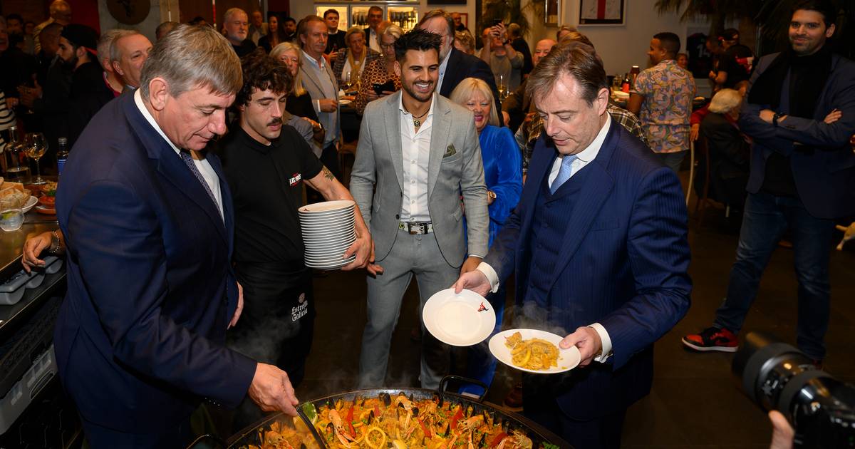 Meest iconische restaurant van ‘t stad viert vijftigste verjaardag met eigen boek: “Las Mañas ...