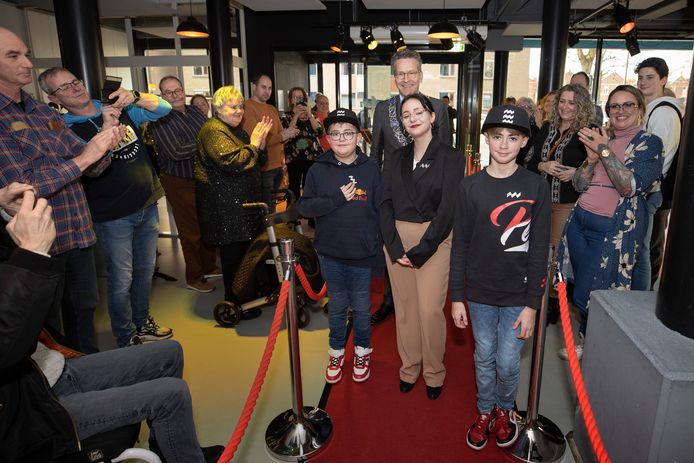 Eindhoven verrast ‘jeugdhelden’ Thijn, Marissa en Niek met een lintje ...