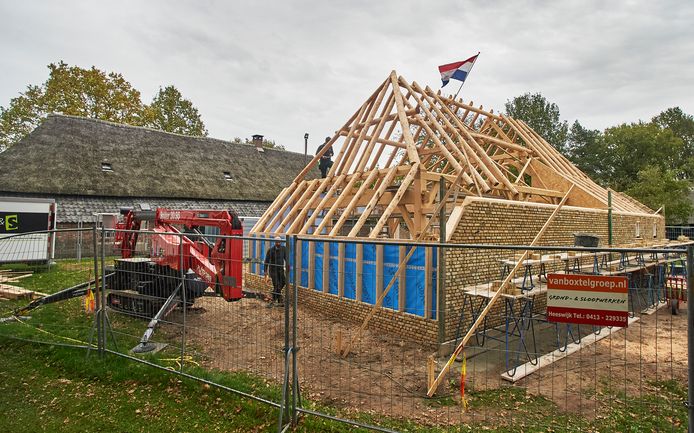 Vlag in top op nieuwe schob Meierijsche Museumboerderij | Uden, Veghel ...