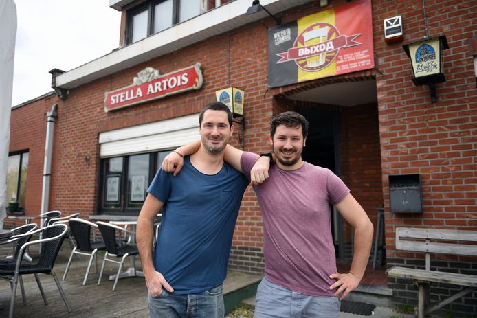 Na 6,5 jaar geeft Brecht Vanbrussel de fakkel van Café De Sortie door ...