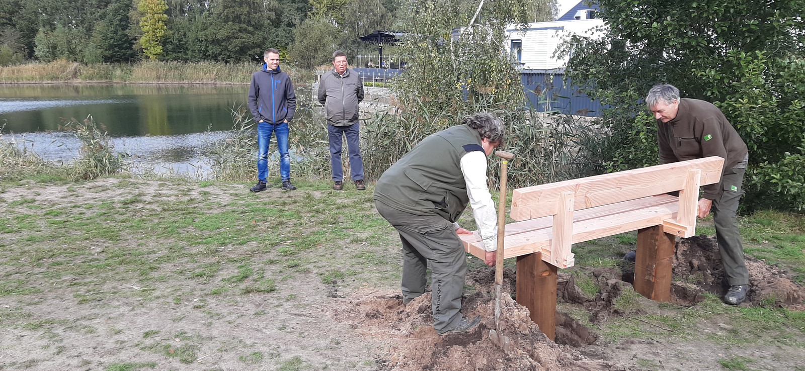 Tien herinneringsbankjes in beeld, ook verzoeken voor Maashorst | Foto ...