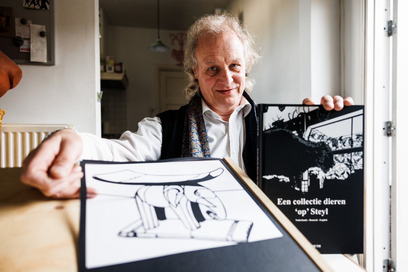 Papiersnijkunstenaar Ties Poeth met boek en expositie terug naar zijn ...