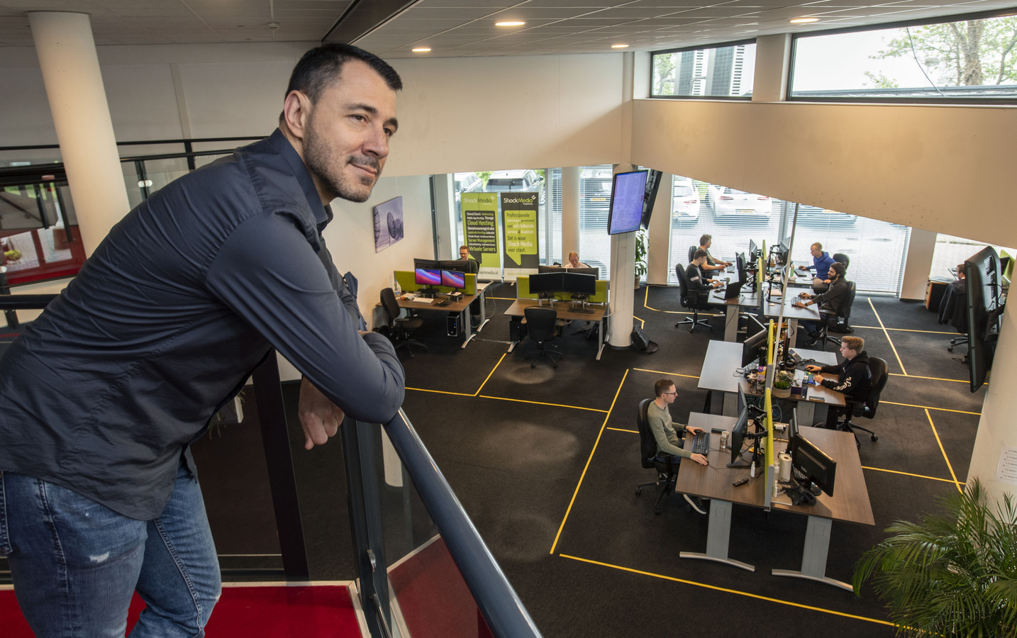 Alain Götz gaf zichzelf lang minimumloon en geen vakantie, is nu goed ...