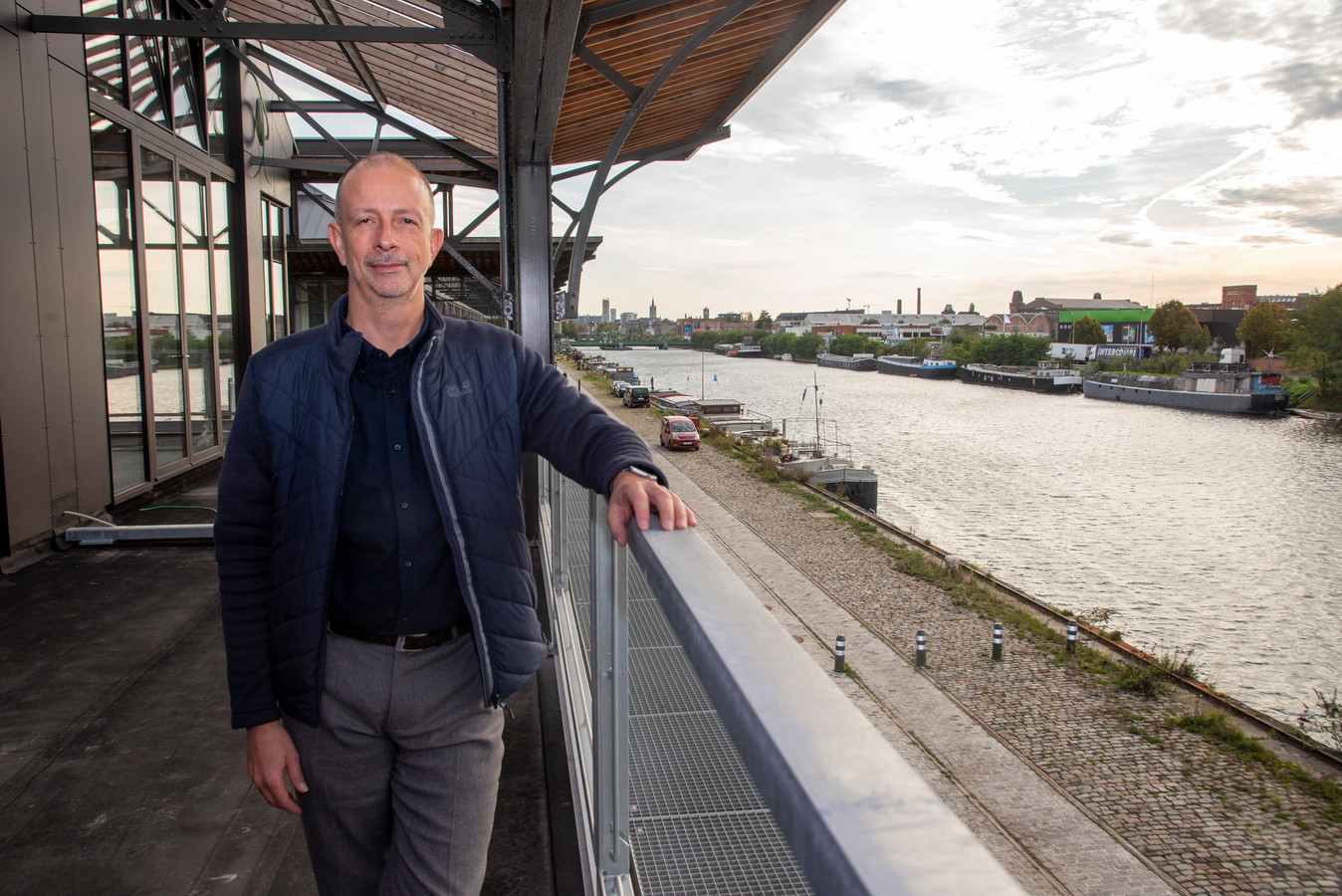 Voorlopig geen lofts in historische havenloods op Muide: stad Gent ...