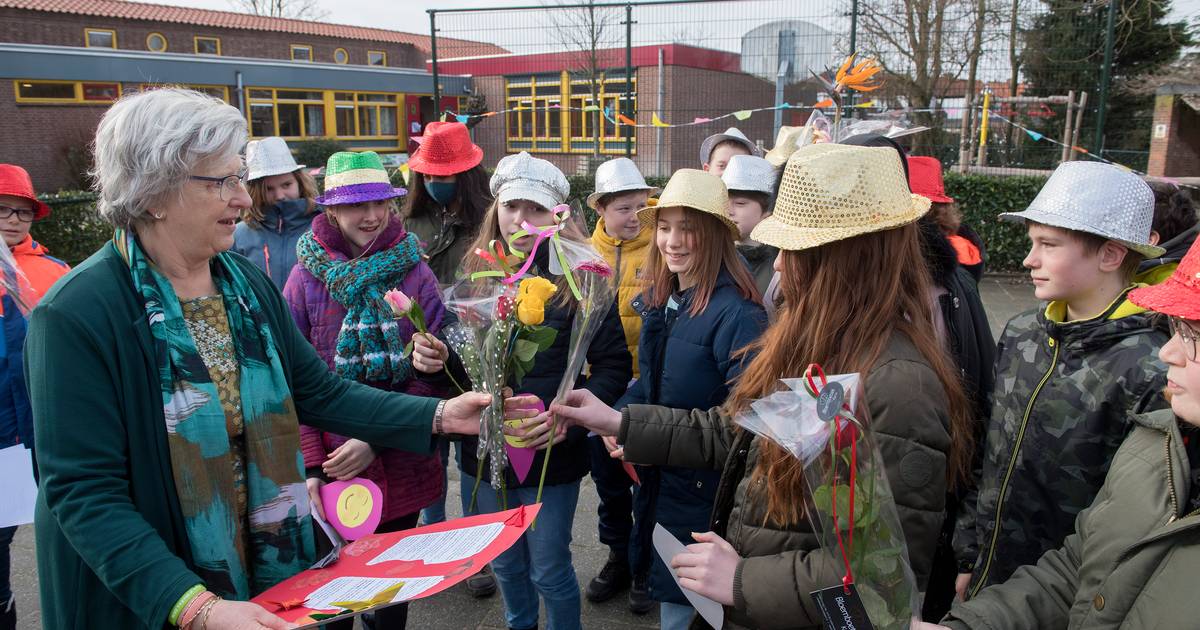 Tiels schoolhoofd Marijke Pitlo neemt gelukkig afscheid van een school ...