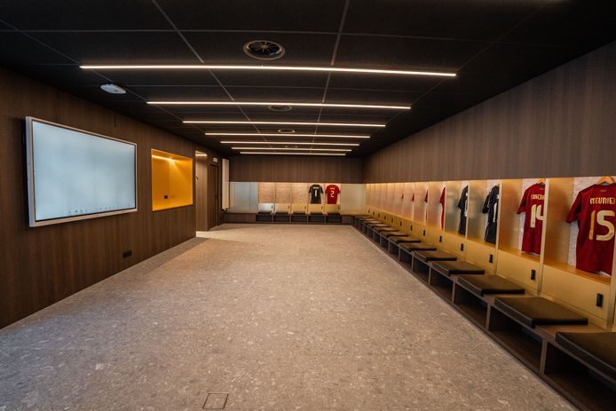 Un vestiaire flambant neuf pour les Diables Rouges au Stade Roi ...