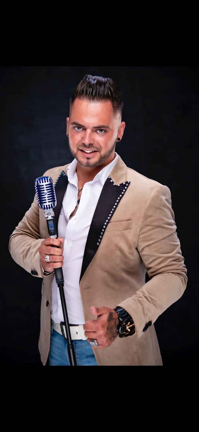 Angelo Martinez stelt nieuwe single voor in café De Club | Lendelede ...