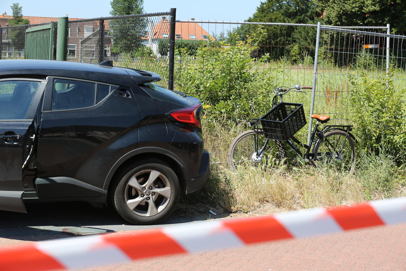 Fietser (12) komt onder auto bij ongeval in Bergen op Zoom | Foto ...