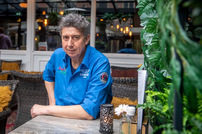 Ferry Rollman heeft reuma en doet De Blauwe Engel in de verkoop: ‘Reuma ...