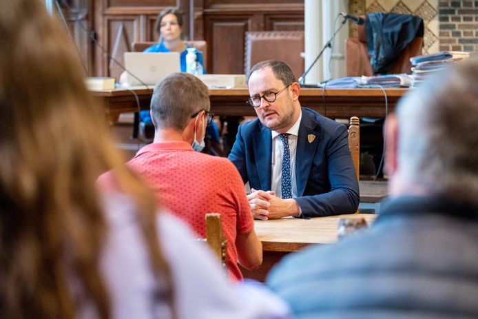 Fré vertelt over hoe hij dader werd van intrafamiliaal geweld: “Bij het verlaten van de ...