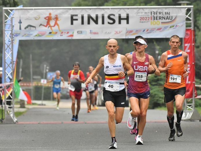 Stijn Van Lokeren (42) wordt vicewereldkampioen 100 kilometer bij ...