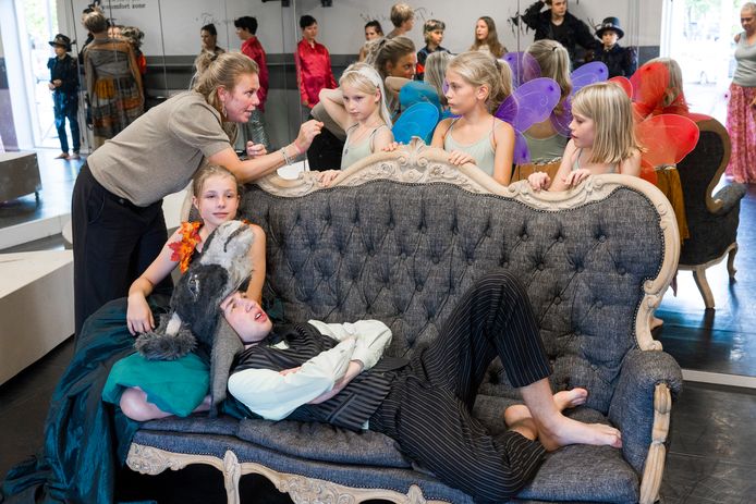 Duizendpoot Lotje Kruithof geniet van de afwisseling op toneelgebied ...