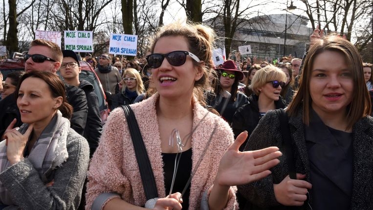 Poolse vrouwen laten premier voortaan alles over ongesteldheid weten