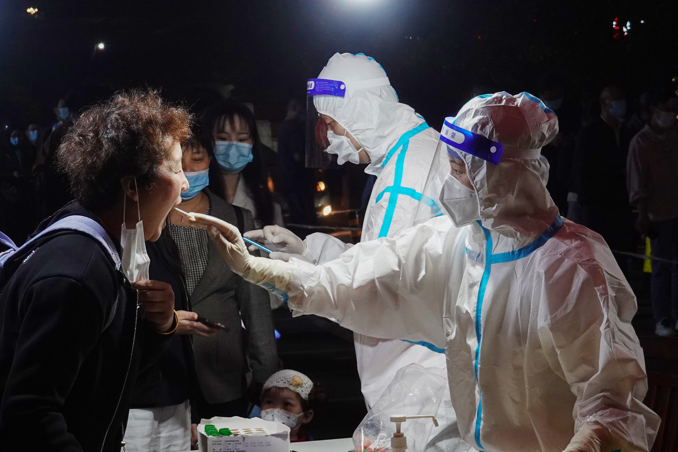 Om de twee dagen verplichte coronatest voor 99 miljoen inwoners uit ...