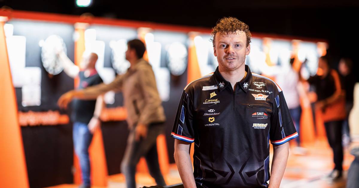 Richard Veenstra uit Ossenzijl hoort nu bij wereldtop van het darten ...