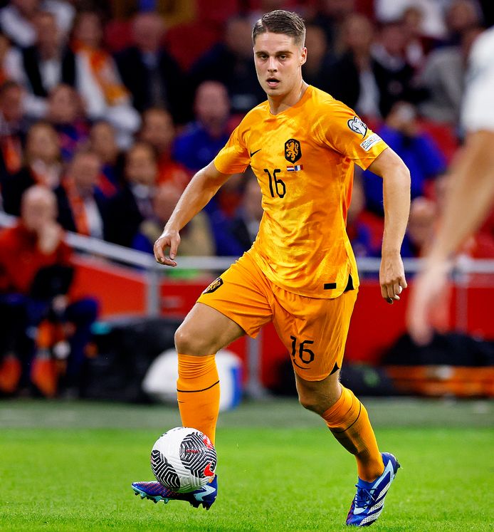 Joey Veerman laat zich zien bij Oranje: ‘Wat Antoine Griezmann doet ...