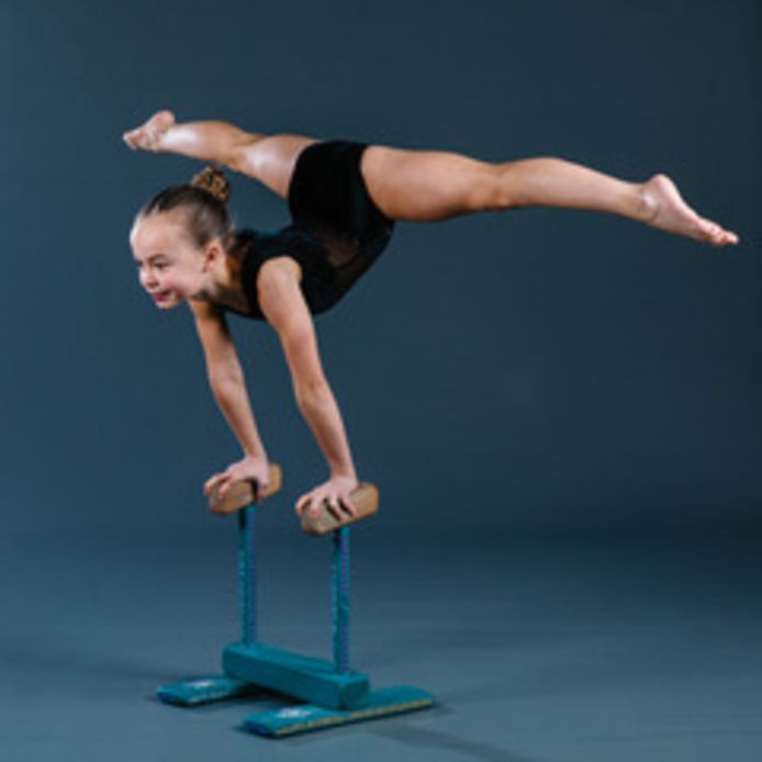 Turnmarathon voor acrogymnaste Lilou (12) die zwaargewond geraakte na ...