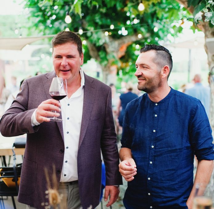 Steve Rousseau, halfbroer van, en compagnon openen beachbar in ...