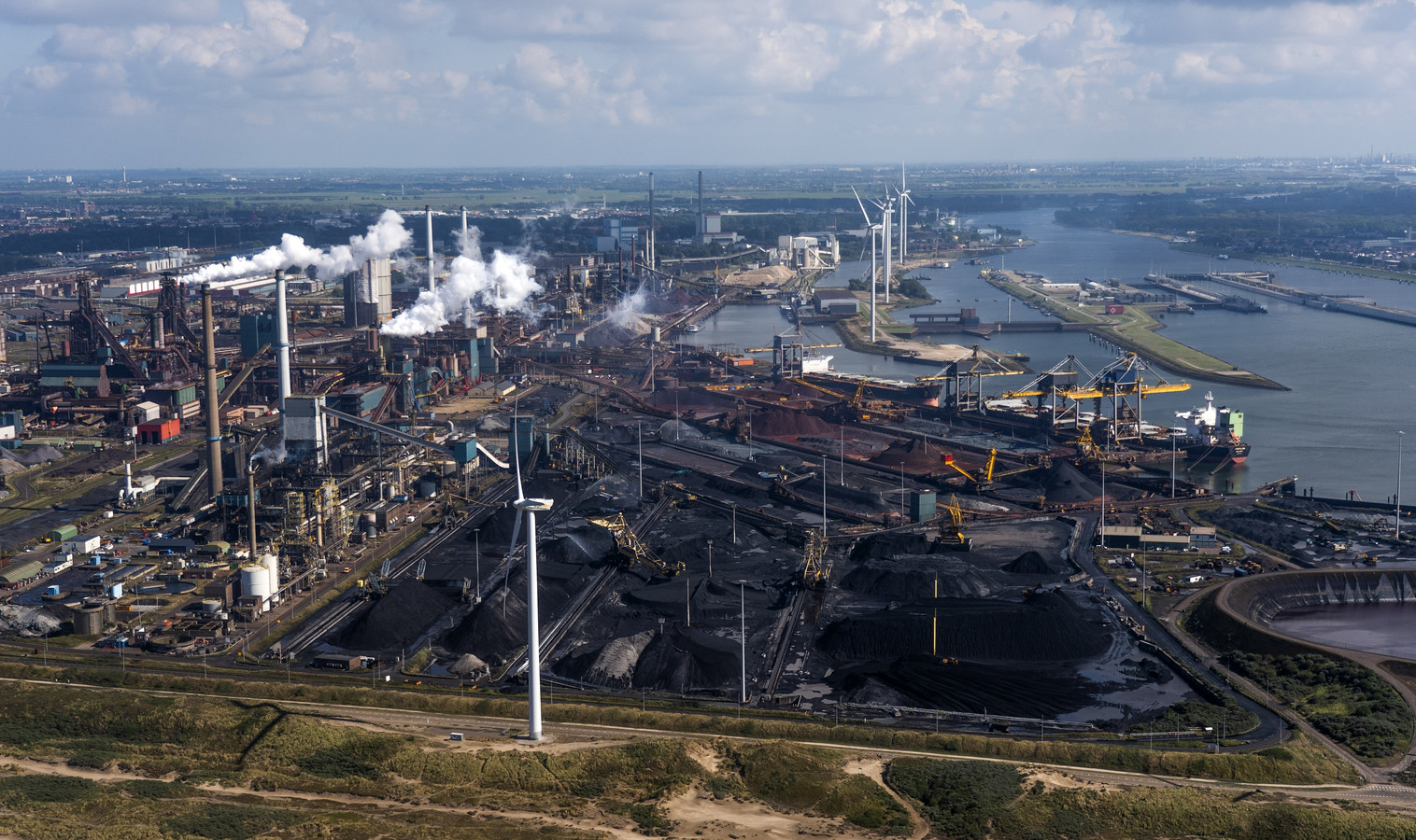 Omgevingsdienst scherpt vergunning Tata Steel aan: uitstoot moet omlaag ... Omgevingsdienst scherpt vergunning Tata Steel aan: uitstoot moet omlaag ...