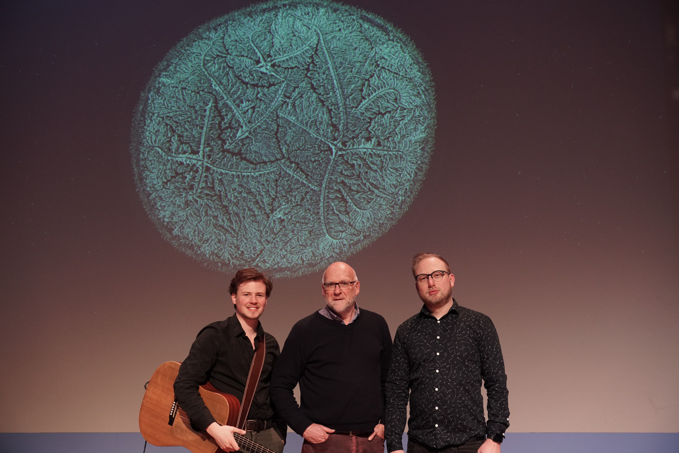 Dit is een traan... en Tilburgse huilprofessor Ad Vingerhoets weet er ...