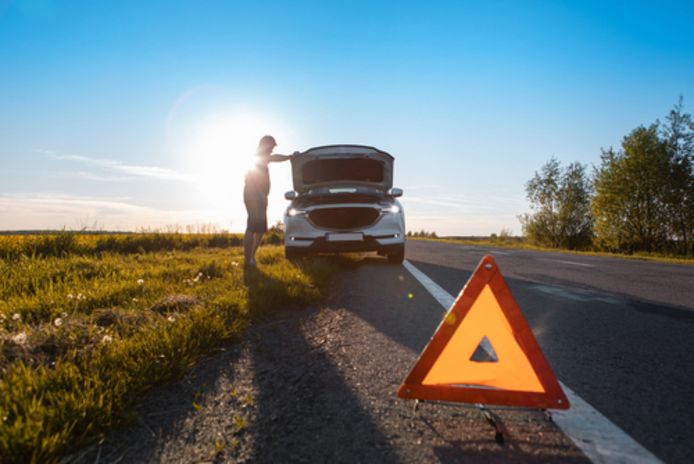 Handig als politie langsrijdt wanneer je autopech hebt... tenzij je ...