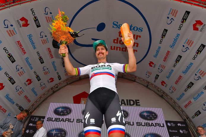 KOERS KORT 17/01. Sagan showt opvallende tattoo - Aru rijdt de Giro ...