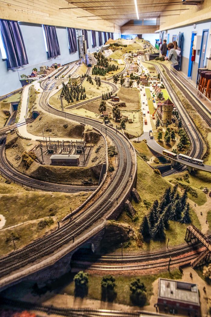 Bezoek tijdens paasweekend langste modelspoorbaan (1.100 meter) van het ...