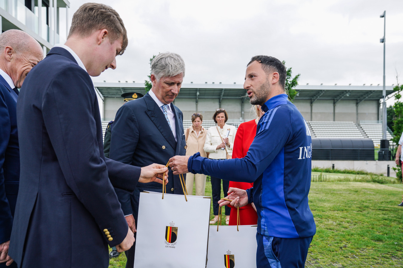 “De successen van het team kwamen hem goed uit”: koning Filip, al ...
