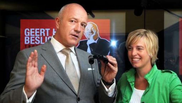 'Geert Hoste Beslist' is Hostes 20ste eindejaarsconference | De Morgen