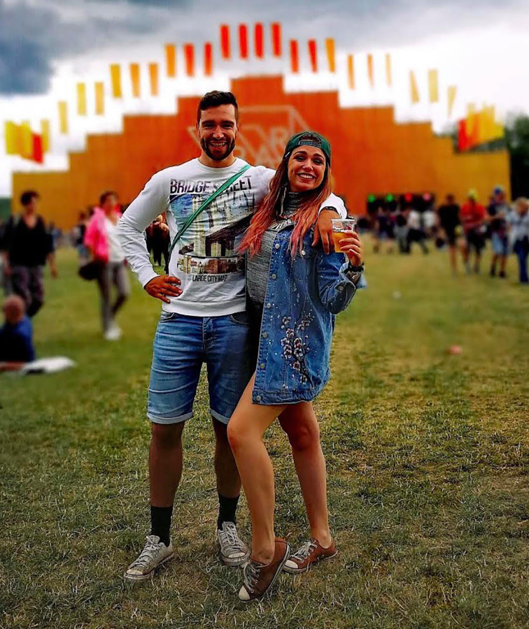 De wonderjaren van Metejoor (31) en zijn zus Lisa (29): “Mijn ouders ...