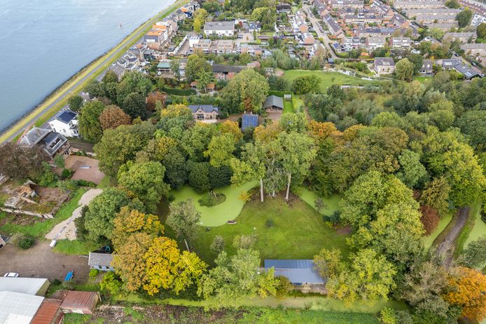 Alblasserdam vist net achter net met villabouw naast Park Huis te ...