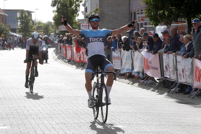 Lars Oreel sprint in GP Jules Vanhevel sneller dan titelverdediger ...