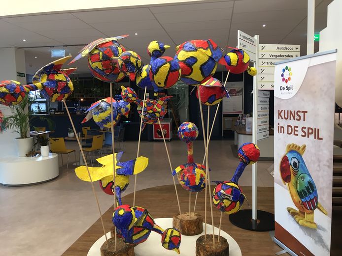 Schooljeugd geeft vorm aan ‘Oorlog en vrijheid’ bij viering 75 jaar vrijheid in Nieuwleusen ...