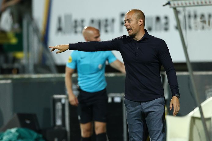 Ondanks tegenstribbelend Almere City beleeft Danny Buijs droomstart als ...