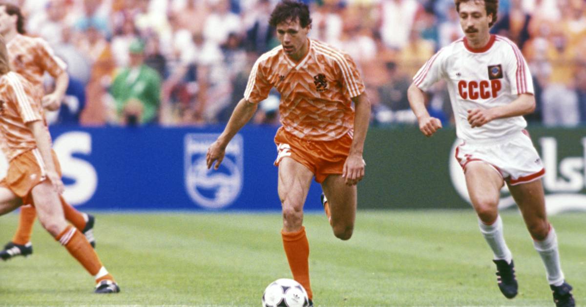 50 jaar het fenomeen Van Basten | Nederlands voetbal | AD.nl