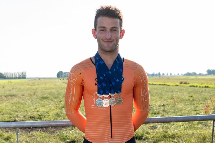 Daan Kool verruilt zijn schaatsen voor een baanfiets | Alphen | AD.nl