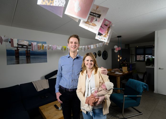 Evi is de eerste Oldenzaalse baby van 2023: 'De pijn was meteen weg ...