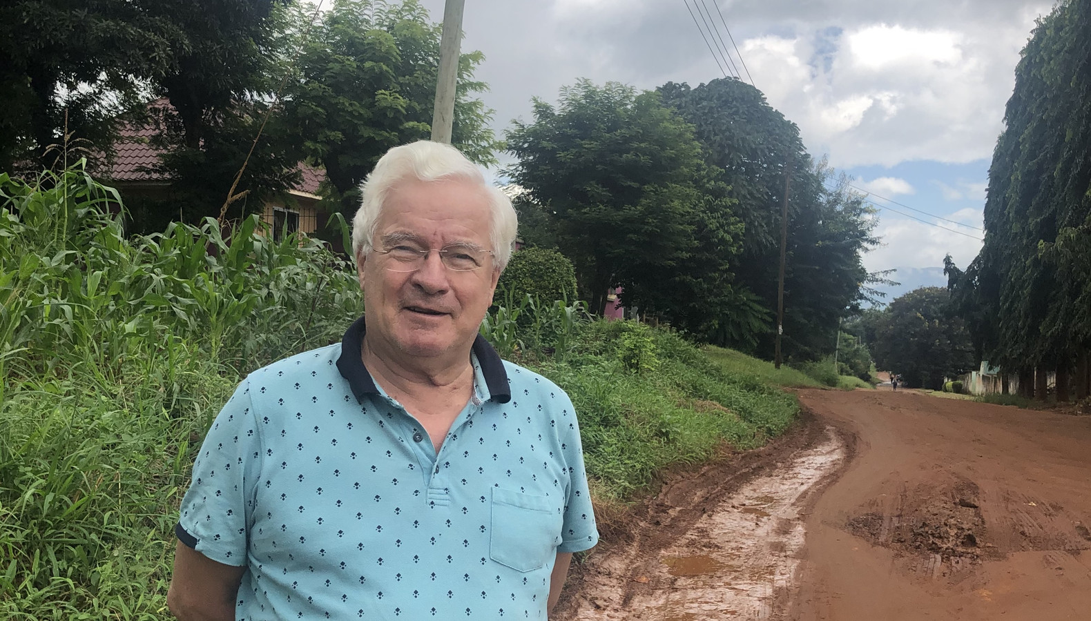 Jan (68) uit Oss zit door corona al anderhalve maand vast in Tanzania ...