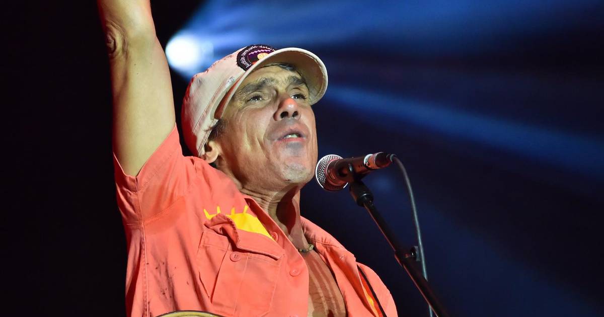 Manu Chao speelt uitverkocht concert in ’t Bau-huis: “Wereldster die ...