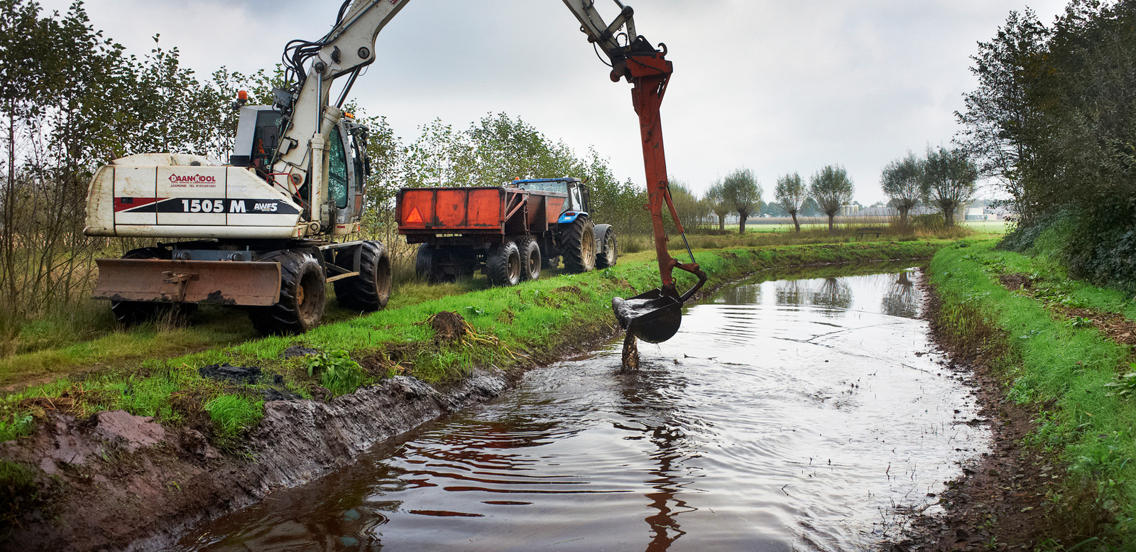 Het is even droog: ‘Maak nu je sloot schoon’ | Foto | gelderlander.nl
