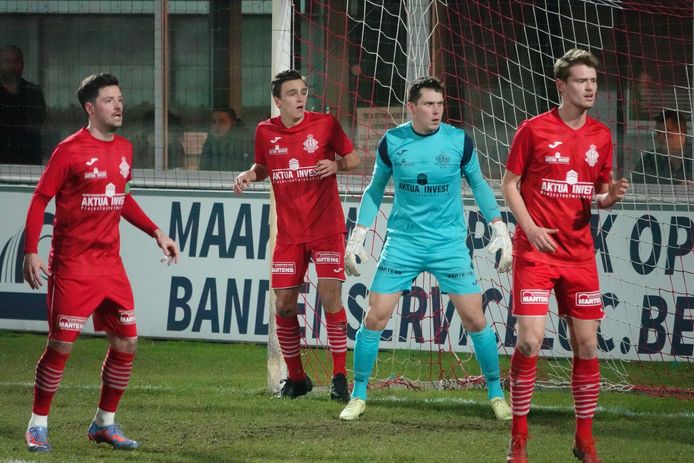 Jouk Vermeeren (Hoogstraten) viert wederoptreden met 0-2-zege in Heist ...