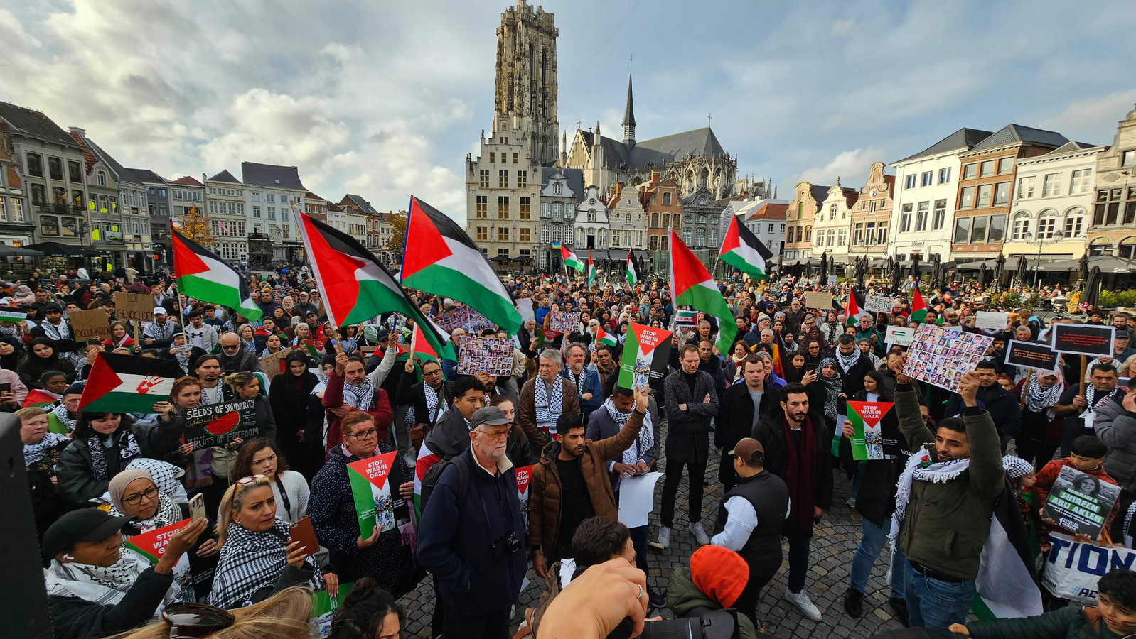 500 mensen wonen actie ‘Stop war in Gaza’ bij: “Ik weet niet eens of ...