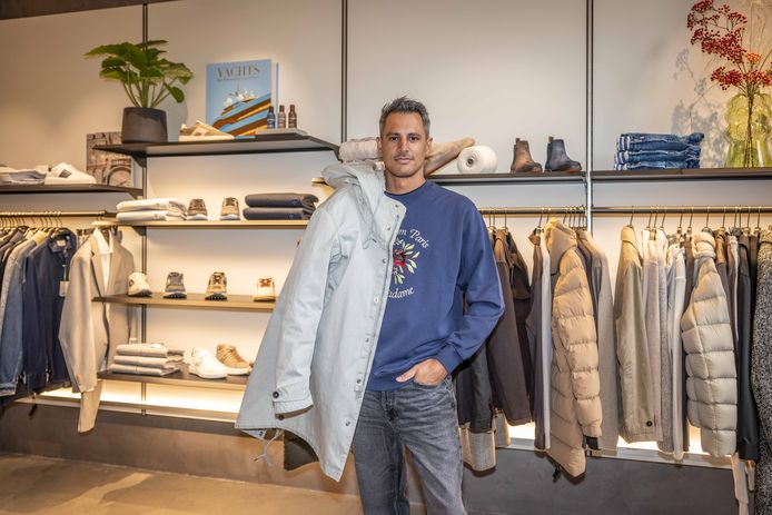 Herfstjassen vliegen de winkels uit: 'Nergens verkoopt de tussenjas zo ...