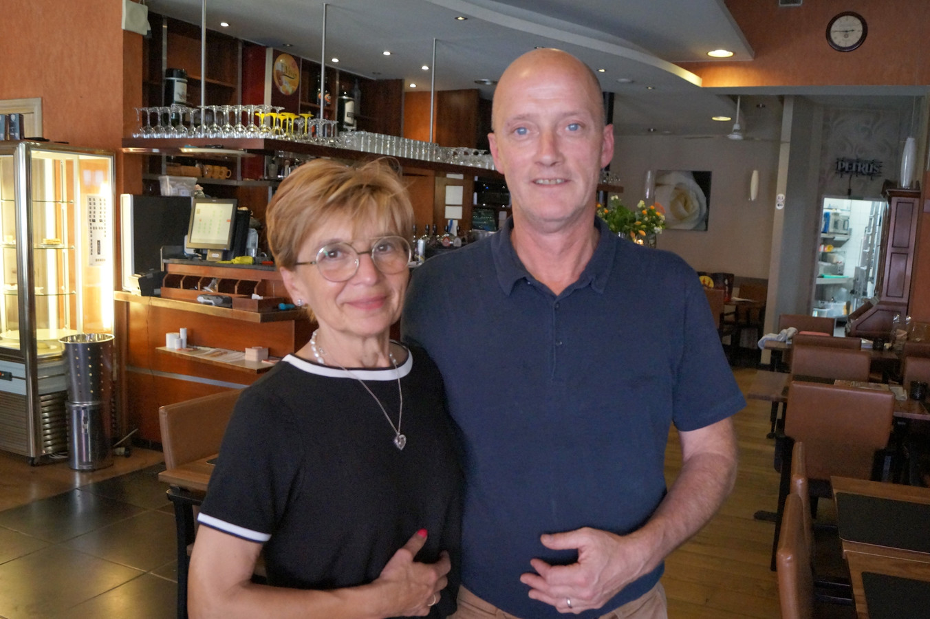 Dirk en Nancy zijn de nieuwe gezichten van De Botermarkt: “Het voelt ...