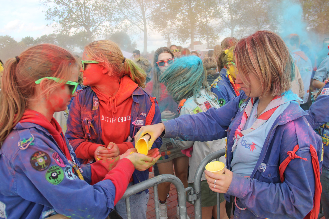 IN BEELD. Jongeren beleven kleurrijke Dag van de Jeugdbeweging | Foto ...