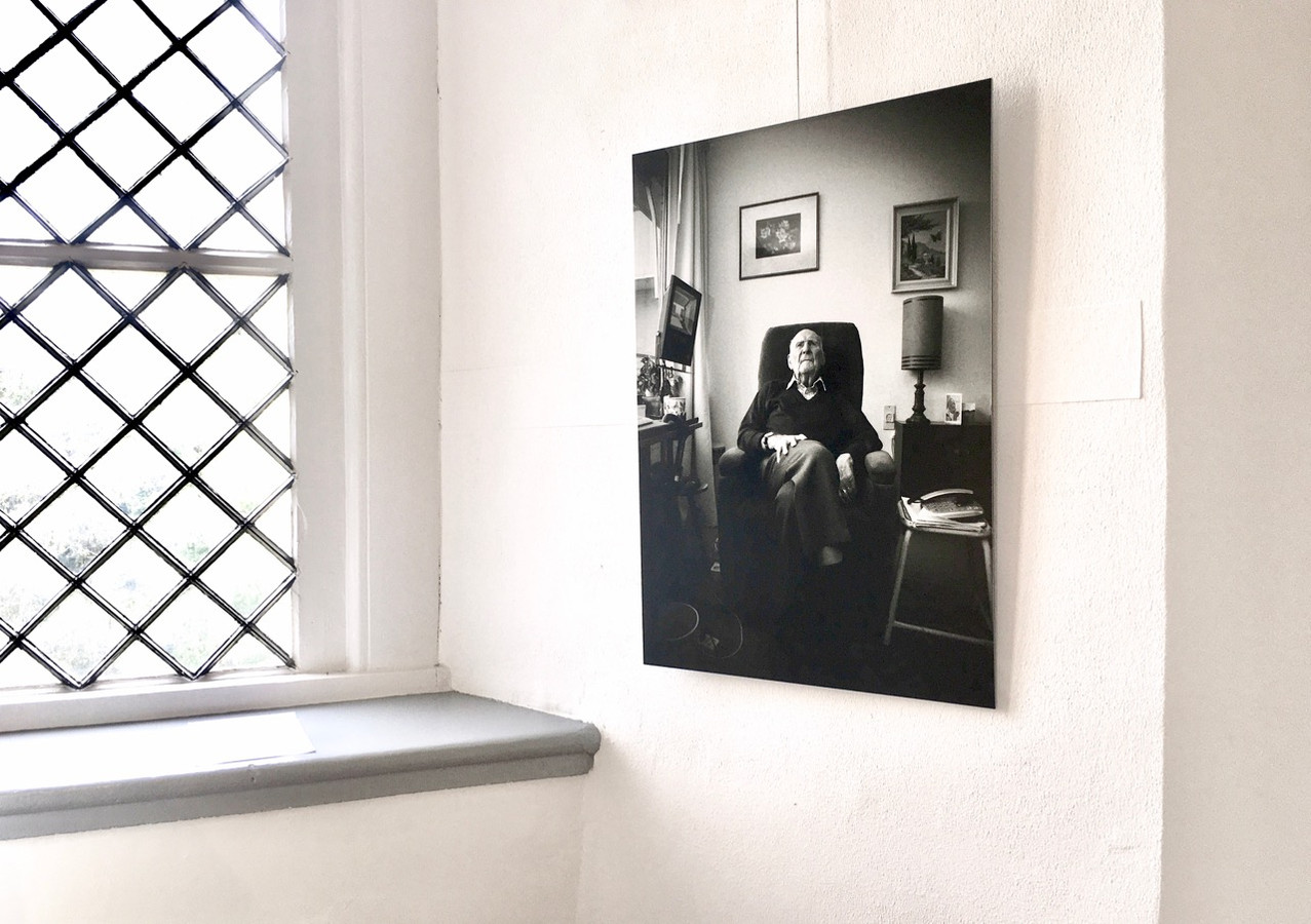 Foto’s Anki Leene van 99-jarigen te zien in abdij Mariënkroon | Foto ...