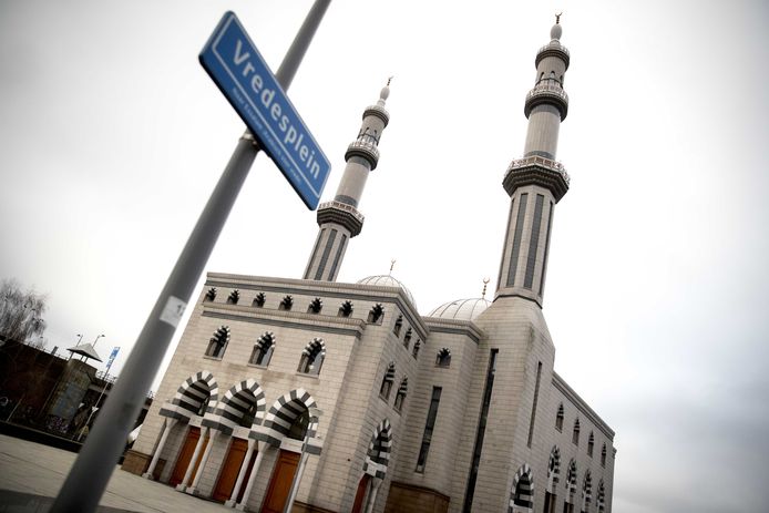 Eerste nationale islamdebat in Rotterdamse moskee | Rotterdam | AD.nl