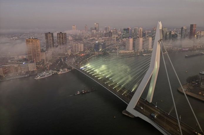 Mist zorgt voor mooie Rotterdamse plaatjes | Rotterdam | AD.nl