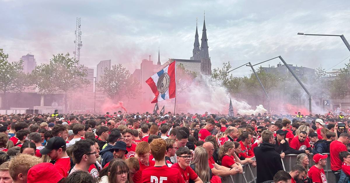 Huldiging PSV kost gemeente 276.000 euro, ook PSV en horeca betalen mee ...
